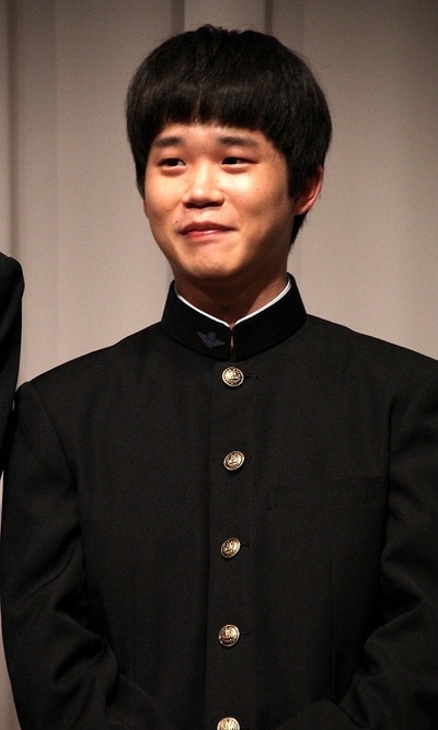 矢本悠馬の身長・体重・3サイズは？同じ身長の芸能人もご紹介！ - タレント辞書